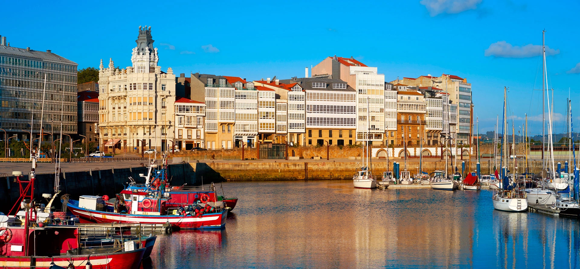 Voyager à Corogne en jet privé avec Jet Miles. Location de jet privé de ...