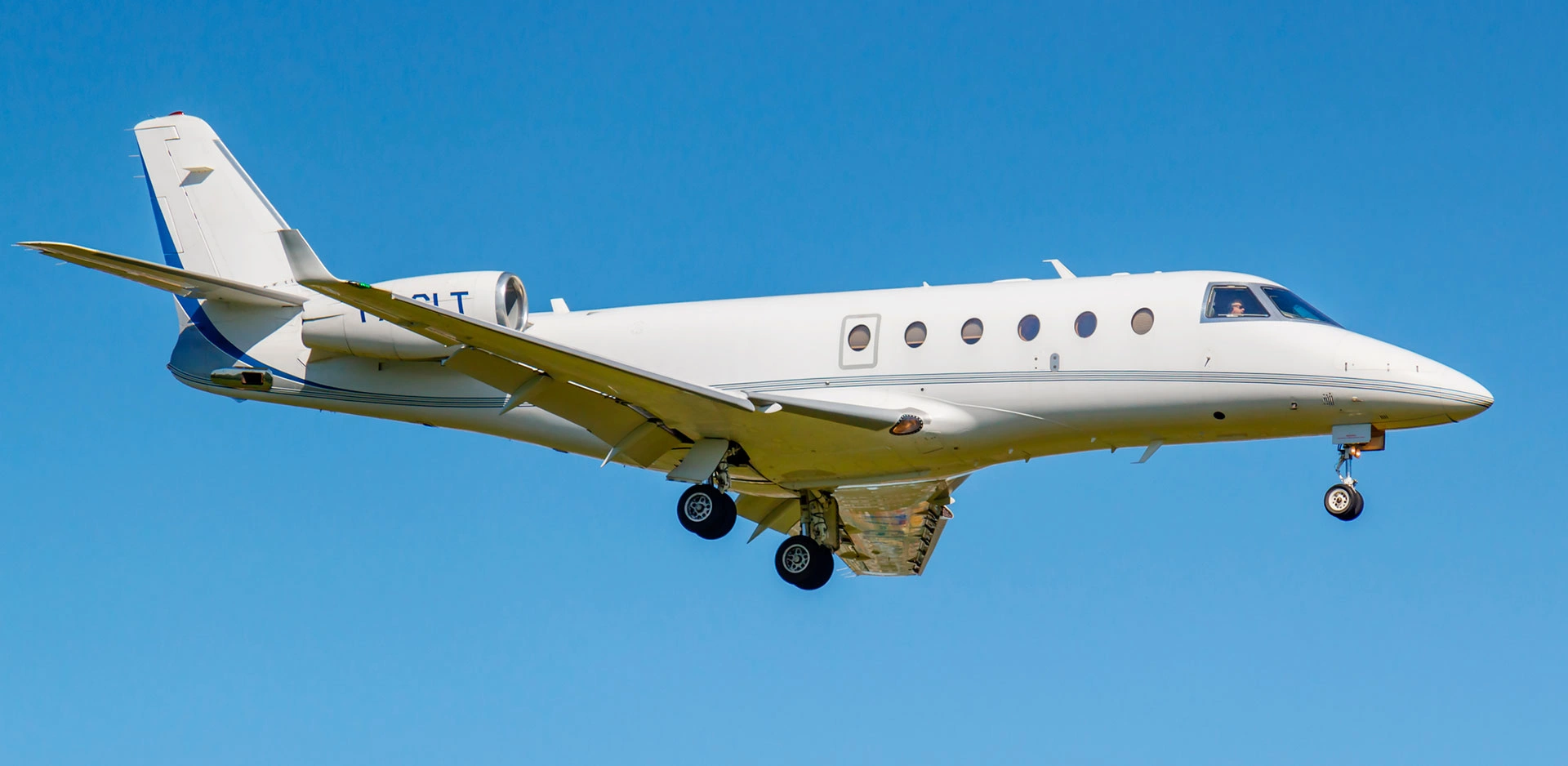 Jet privé Gulfstream G150 - location de jet privé de taille ...